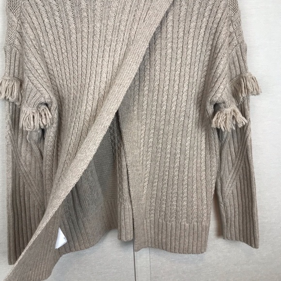 Artisan Ny | Sweaters | Artisan Ny Beige Cable Knit Sweater Fringe ...